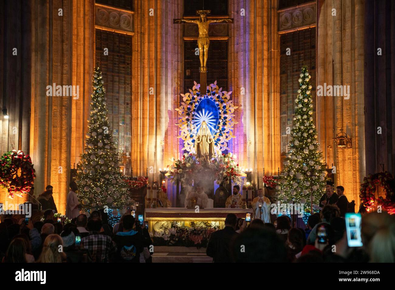 Sentantuan hi-res stock photography and images - Alamy