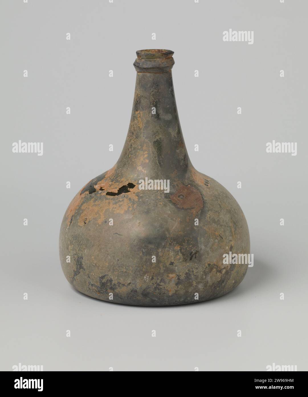 Wine bottle from the wreck of the East Indies Hollandia, Anonymous ...
