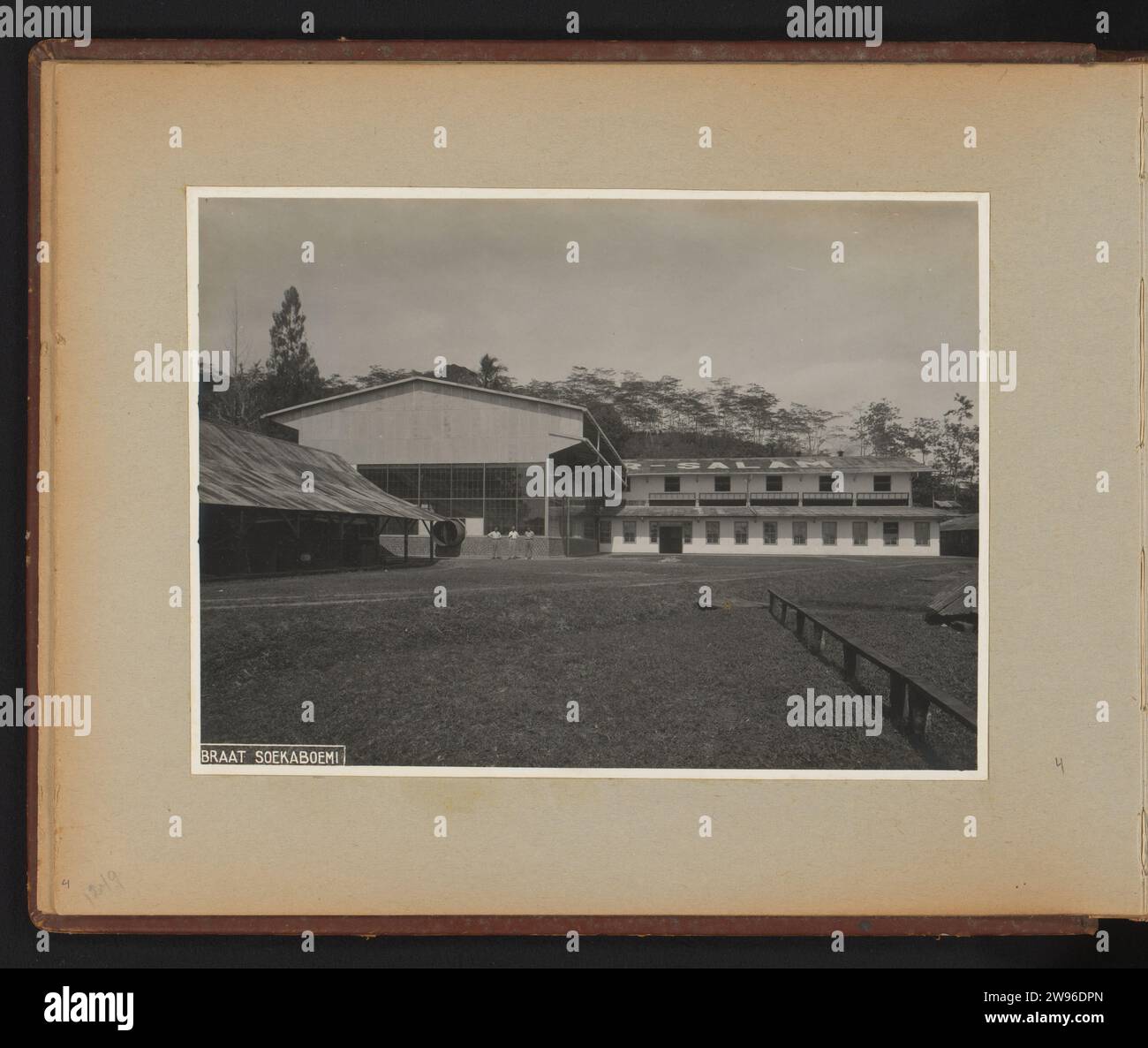 Factory building, Anonymous, 1931 - 1937 photograph Album magazine with ...