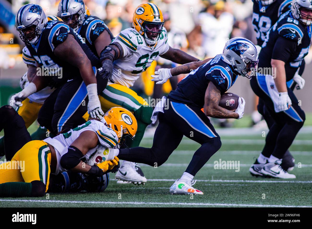 Charlotte, NC, USA. 24th Dec, 2023. Green Bay Packers linebacker De ...