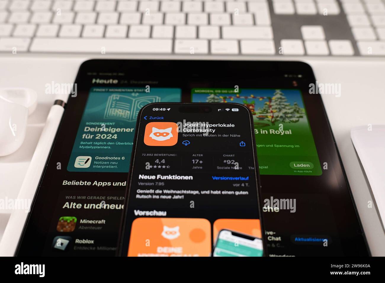 Yodel logo hi-res stock photography and images - Alamy