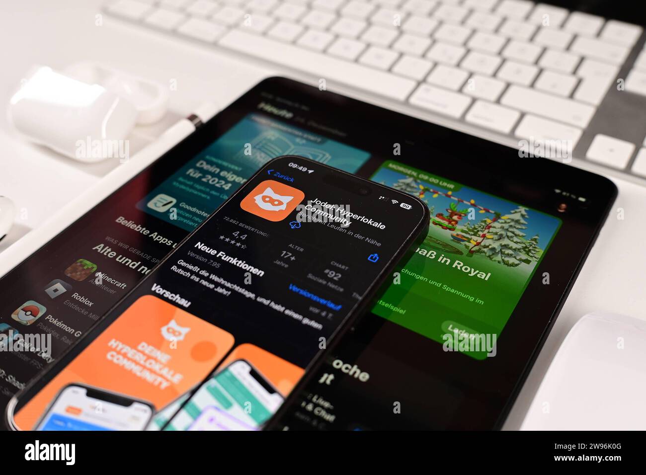 Yodel logo hi-res stock photography and images - Alamy