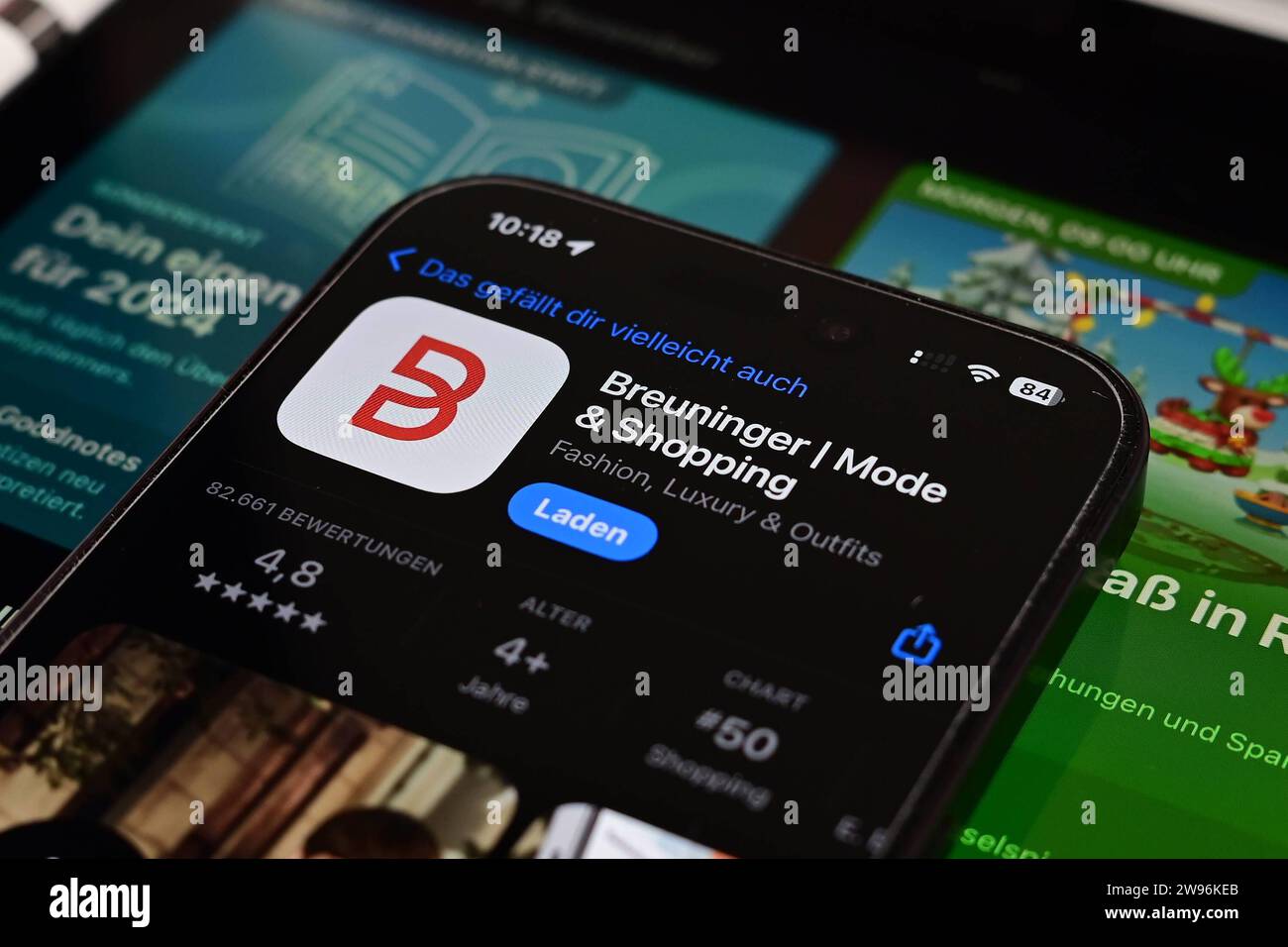 Breuninger logo hi-res stock photography and images - Alamy