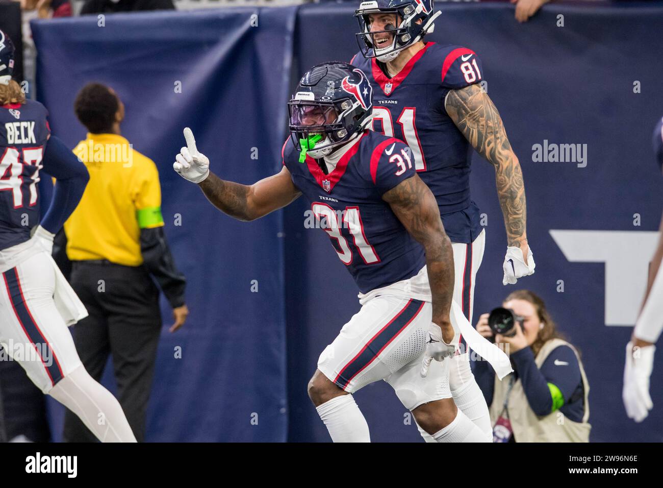 Houston, TX, USA. 24th Dec, 2023. Houston Texans running back Dameon ...