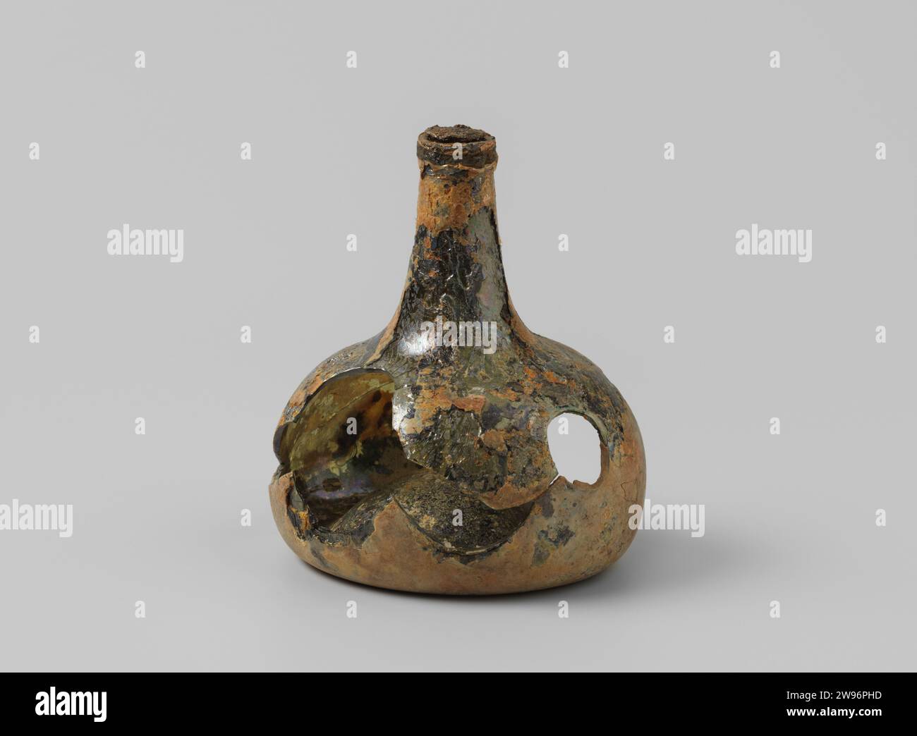 Wine bottle from the wreck of the East Indians' t Vliegend Hart ...