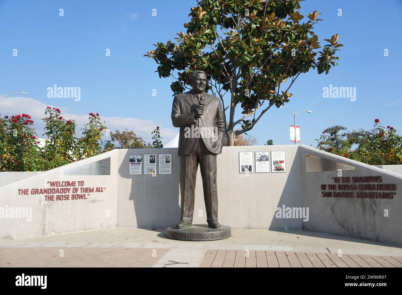 A statue of broadcaster Keith Jackson at the Rose Bowl Stadium ...