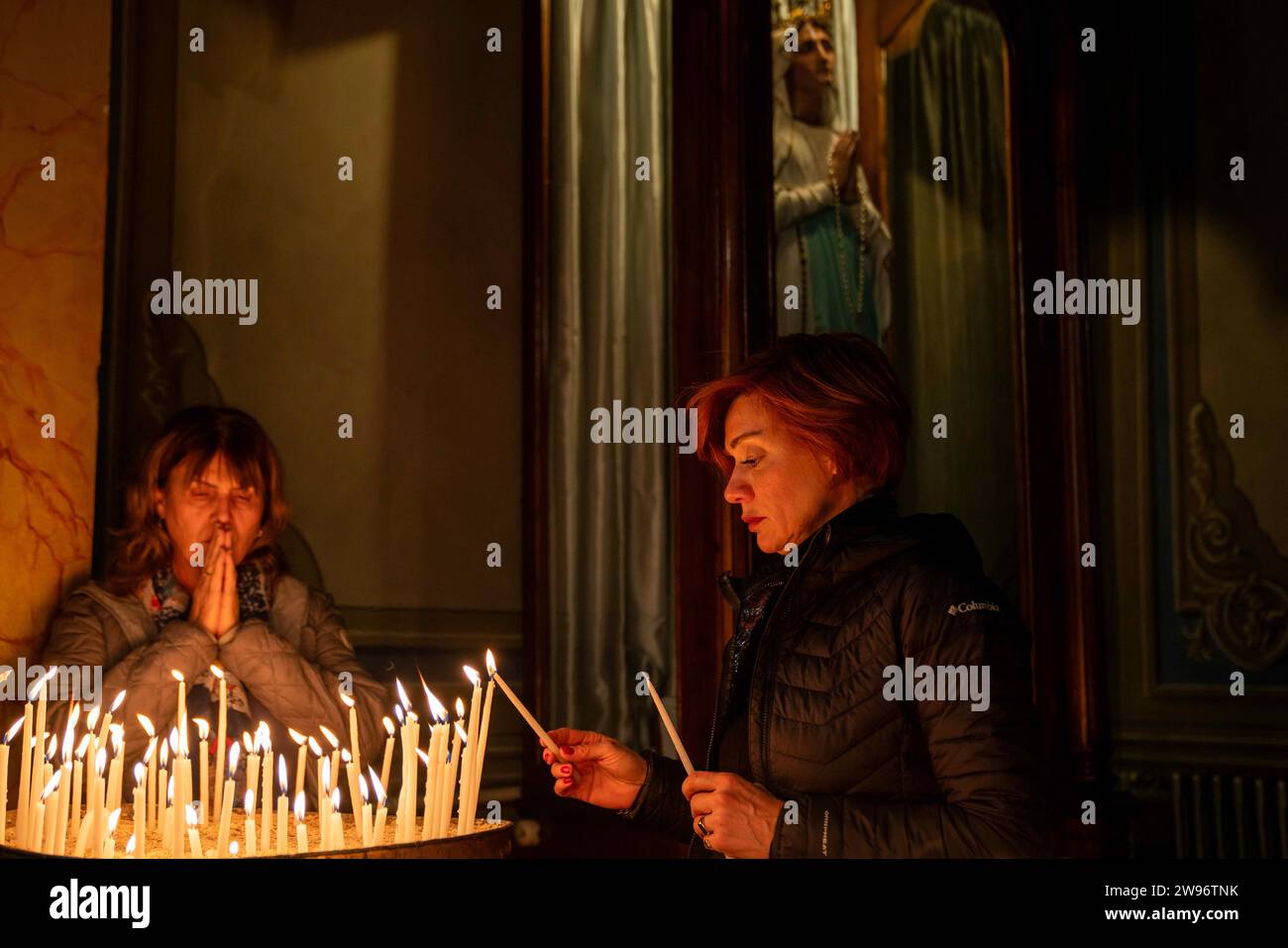 Sisli, Istanbul, Turkey. 24th Dec, 2023. Catholic Christian believers ...