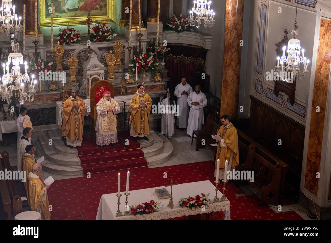 Sisli, Istanbul, Turkey. 25th Dec, 2023. Christmas Eve midnight mass ...