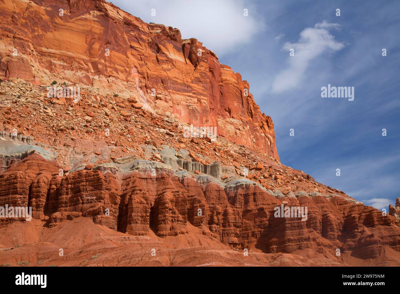 High sedimentary cliffs hi-res stock photography and images - Alamy