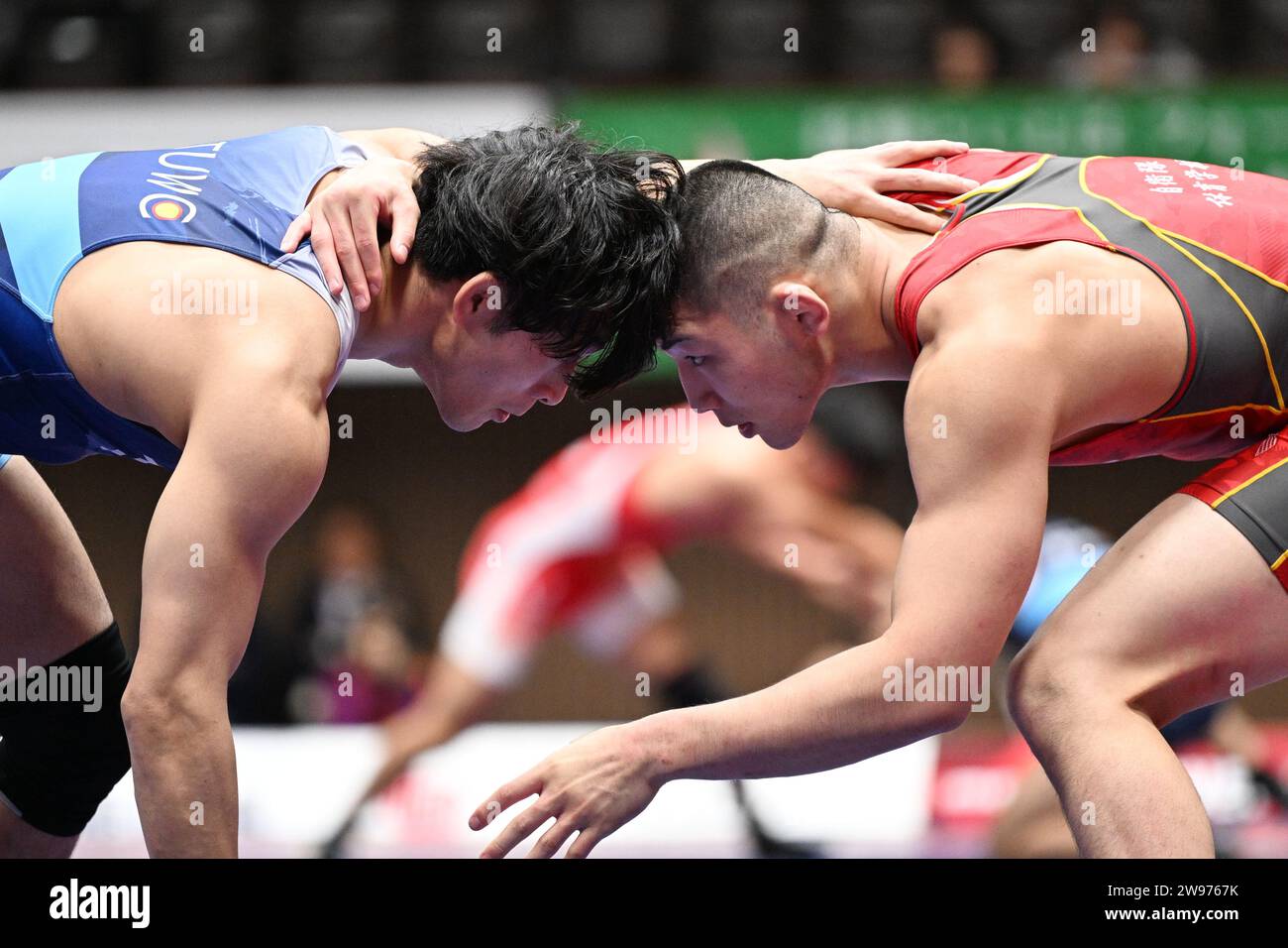 Yoyogi 2nd Gymnasium, Tokyo, Japan. 23rd Dec, 2023. (L-R) Sosuke Takatani, Hayato Ishiguro ...