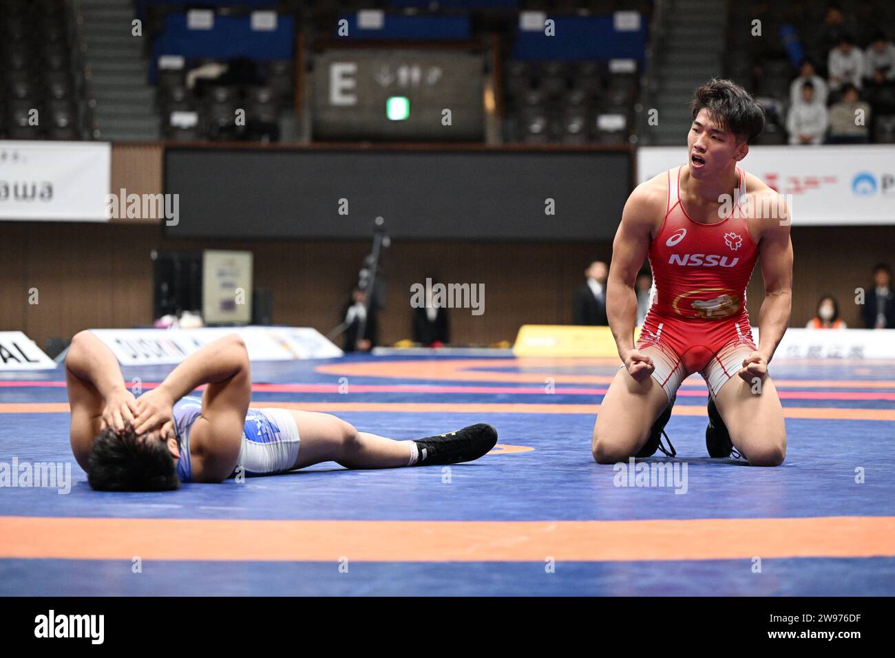 Yoyogi 2nd Gymnasium, Tokyo, Japan. 23rd Dec, 2023. (L-R) Taishi Tomoyose, Isami Horikita ...