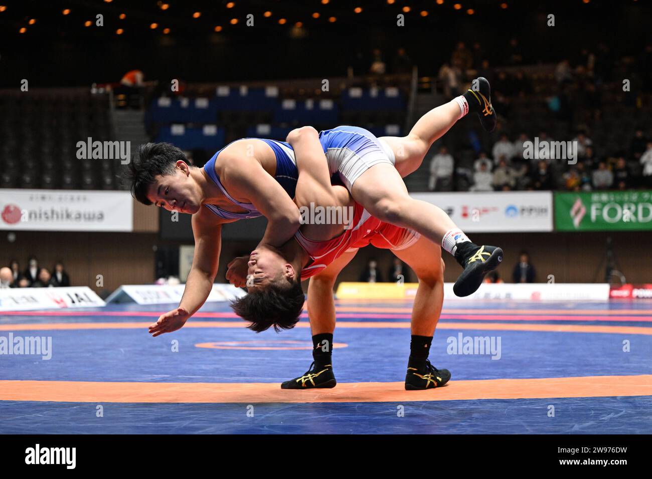 Yoyogi 2nd Gymnasium, Tokyo, Japan. 23rd Dec, 2023. (T-B) Taishi Tomoyose, Isami Horikita ...