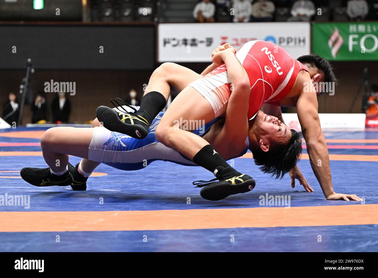 Yoyogi 2nd Gymnasium, Tokyo, Japan. 23rd Dec, 2023. (L-R) Taishi Tomoyose, Isami Horikita ...