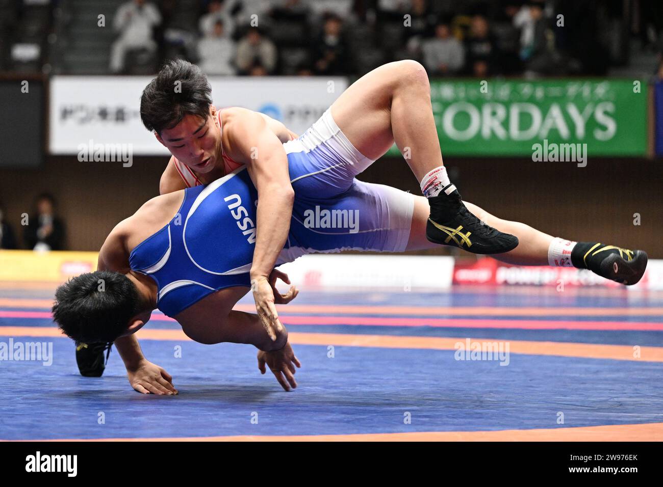 Yoyogi 2nd Gymnasium, Tokyo, Japan. 23rd Dec, 2023. (T-B) Isami Horikita, Taishi Tomoyose ...