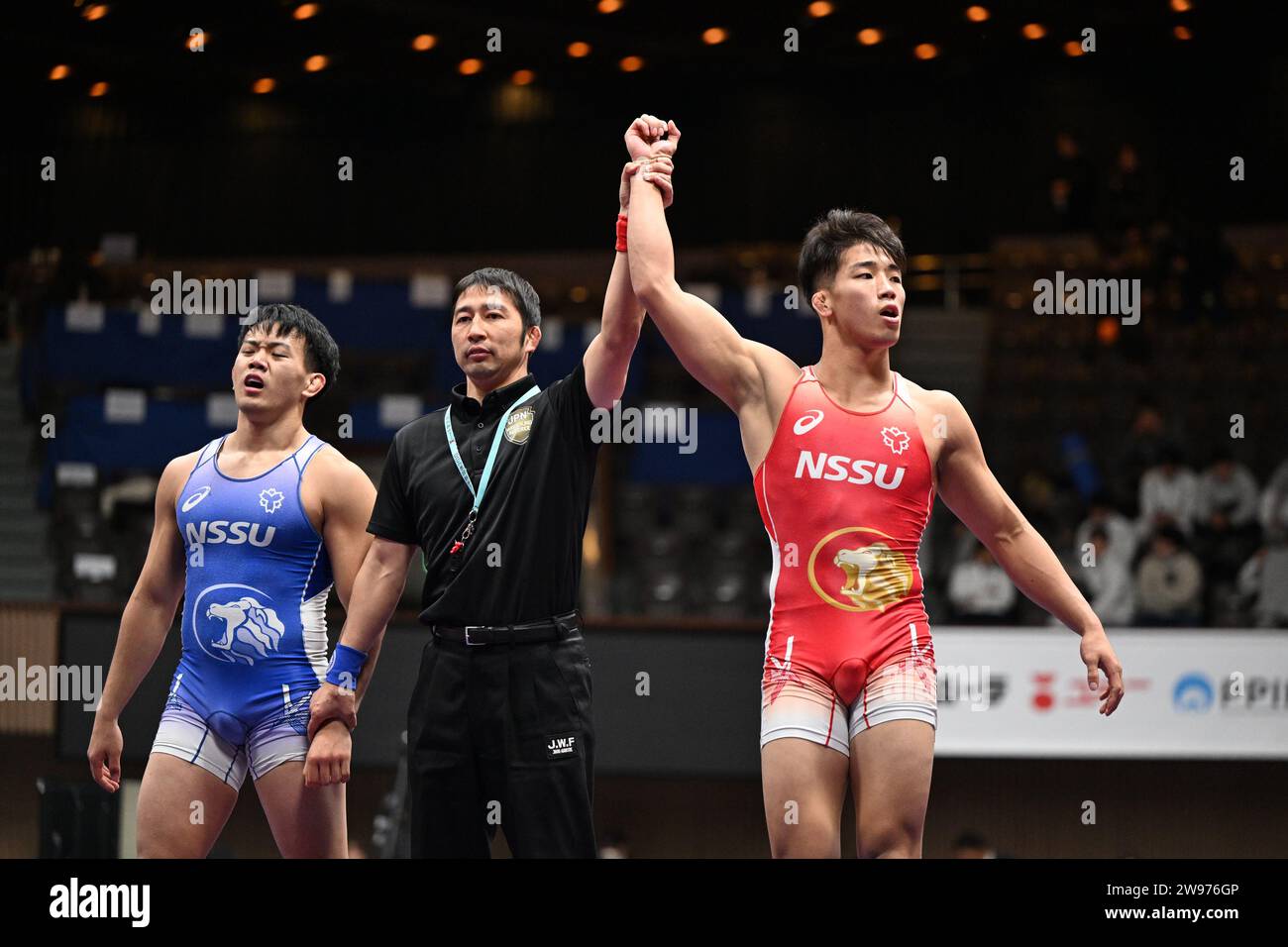 Yoyogi 2nd Gymnasium, Tokyo, Japan. 23rd Dec, 2023. (L-R) Taishi Tomoyose, Isami Horikita ...