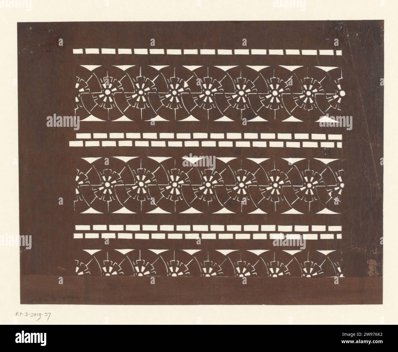 Template with lanes interlocking round shapes, anonymous, 1800 - 1909 ...