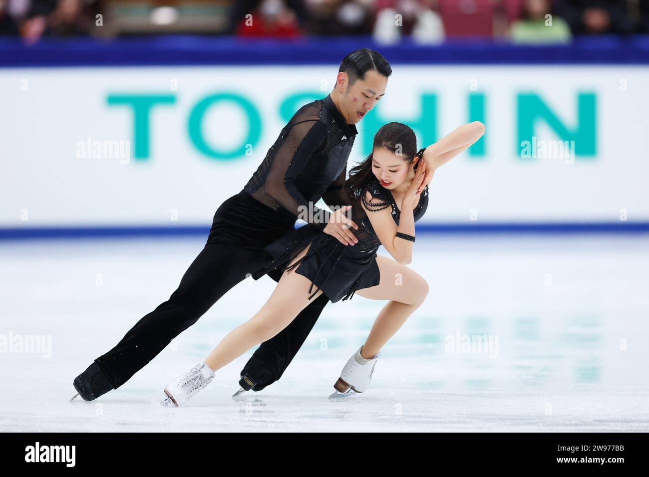 Nagano, Japan. 24th Dec, 2023. Akari Kinoshita & Takahiko Tamura Figure ...