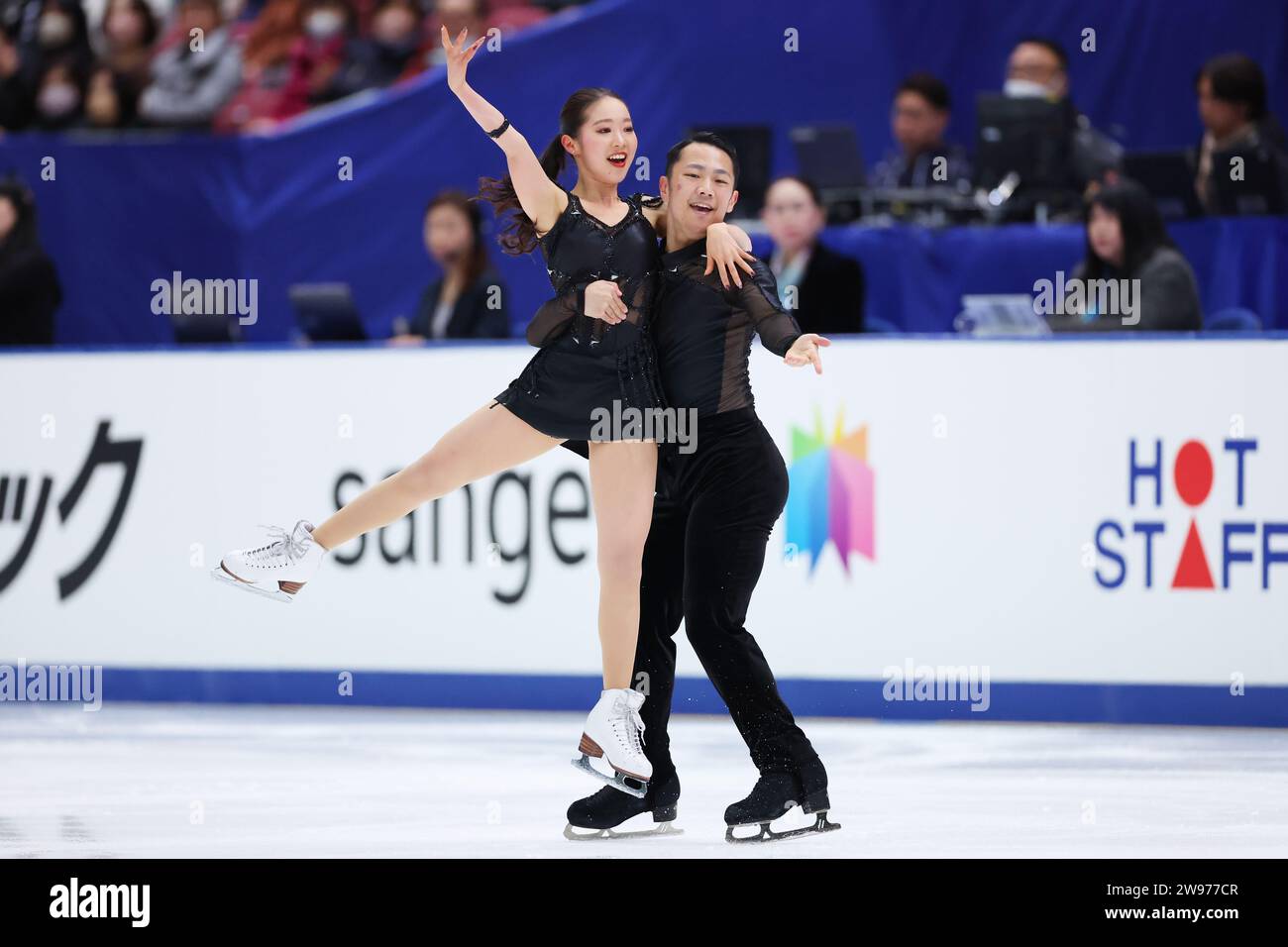 Nagano, Japan. 24th Dec, 2023. Akari Kinoshita & Takahiko Tamura Figure ...