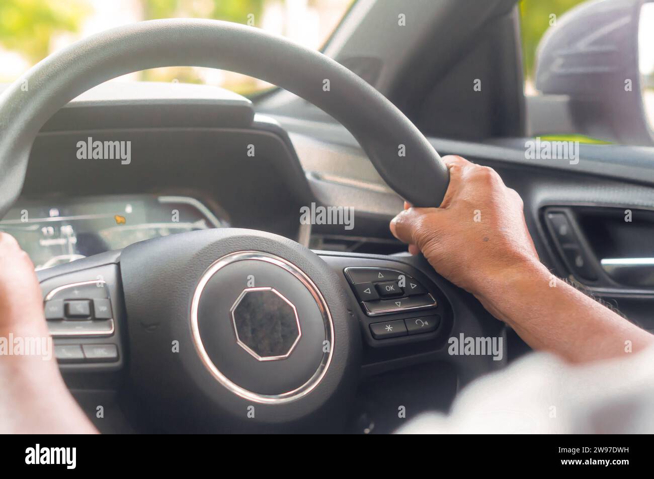 Close up photo hands auto hi-res stock photography and images - Alamy