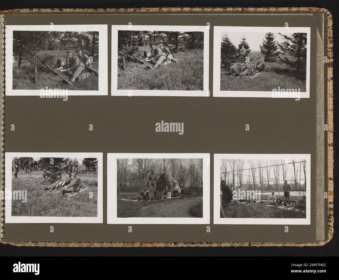 Practice with transmitting equipment, Anonymous, 1940 - 1943 photograph ...