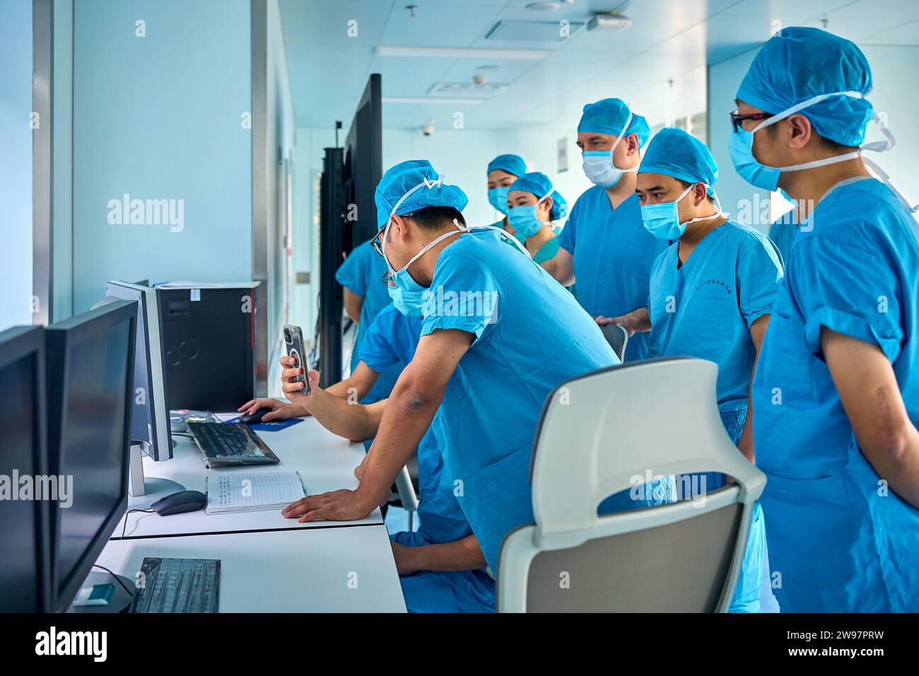 Modern medical equipment in operating hi-res stock photography and ...