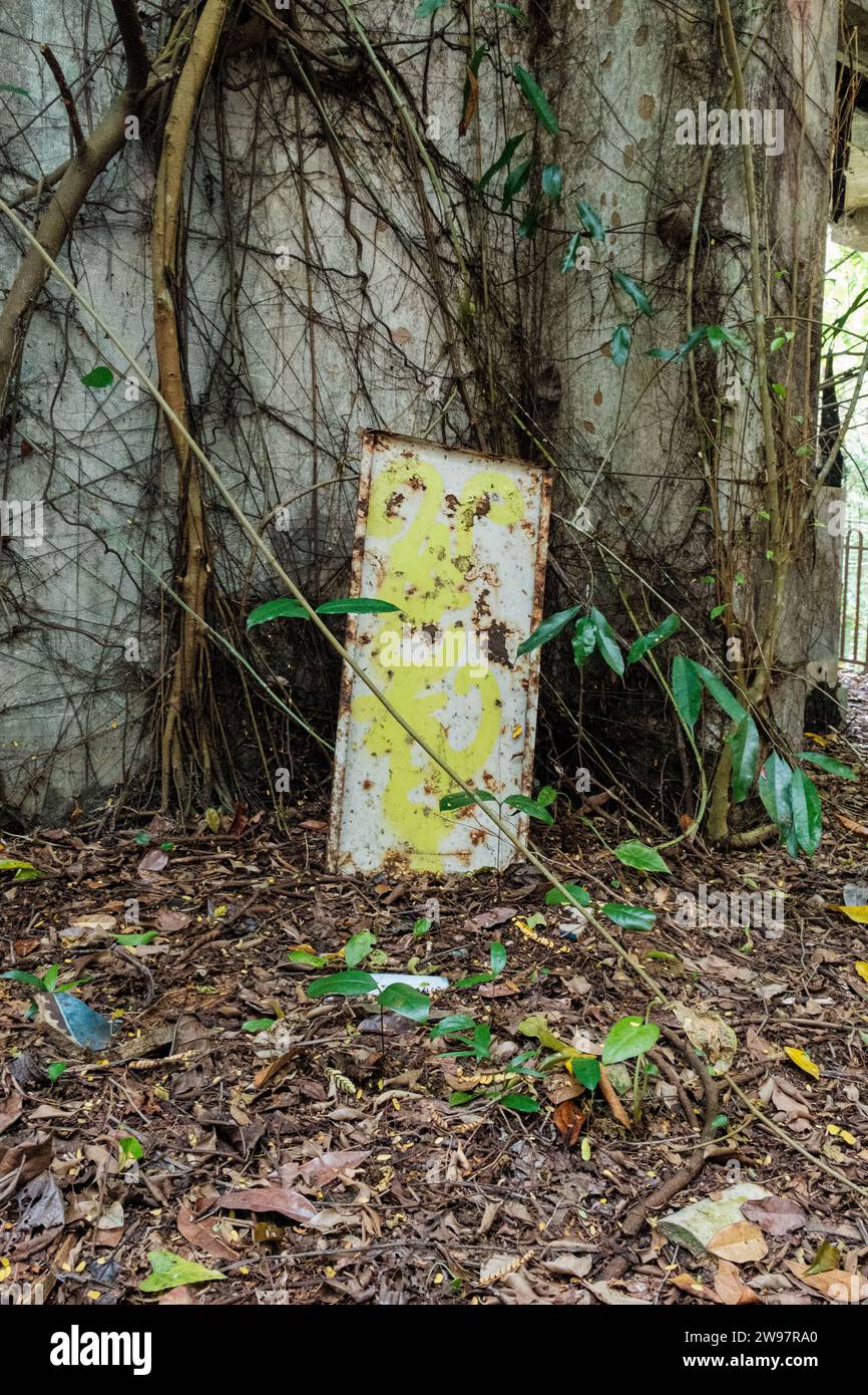Abandoned Building Yellow Graffiti Sign Stock Photo - Alamy
