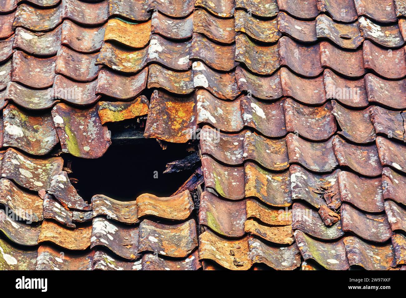 Broken old roof house hi-res stock photography and images - Alamy