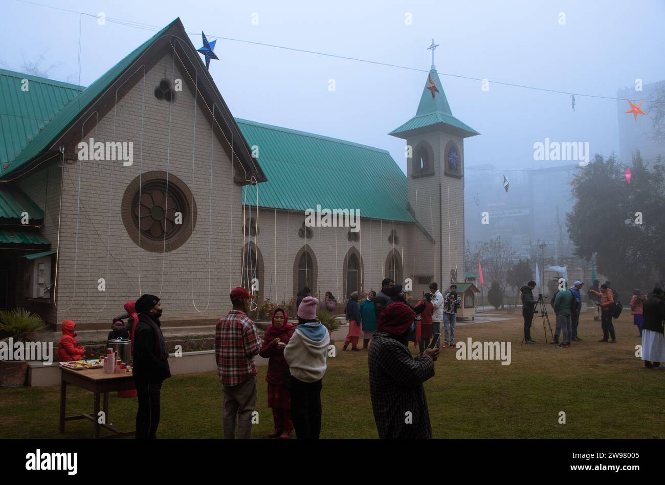 Srinagar, Kashmir, India. 25th Dec, 2023. Christians and Muslims are ...