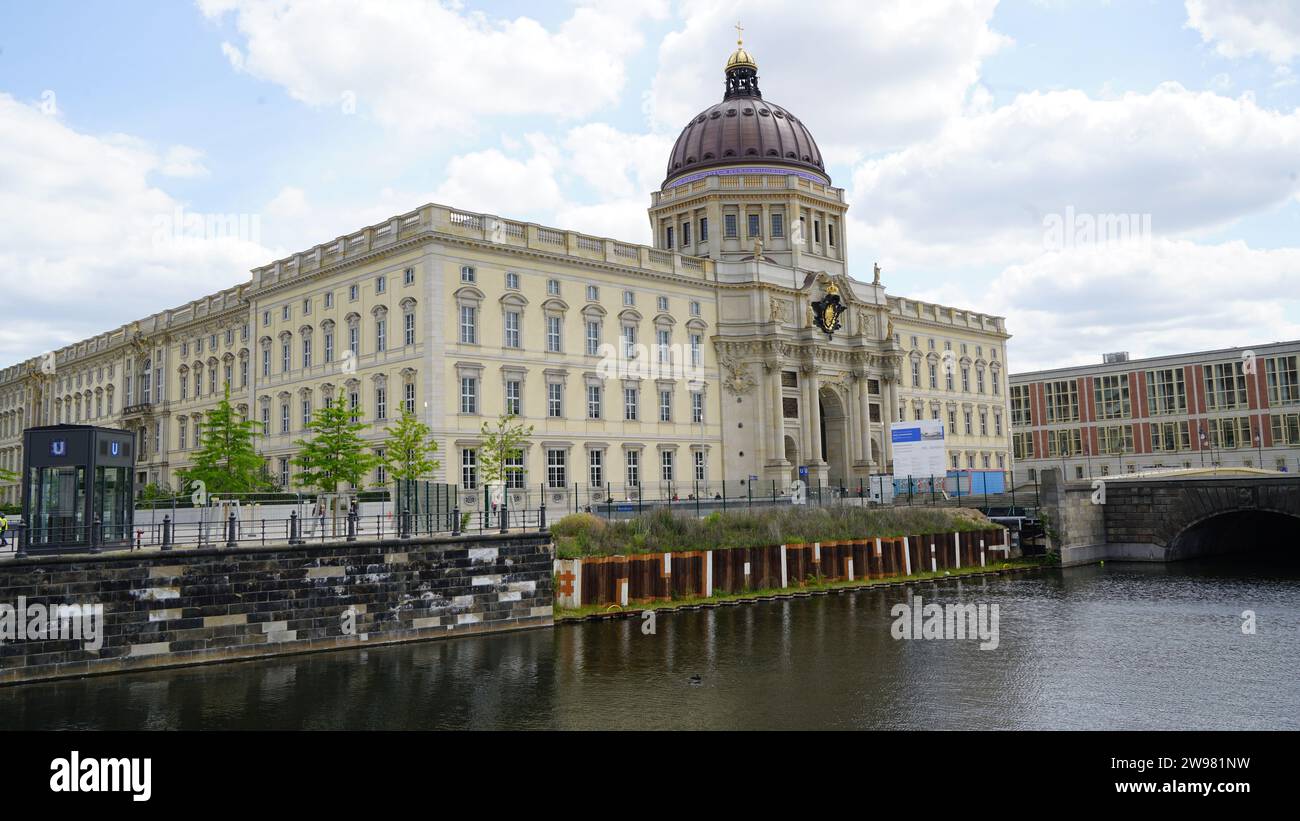 Iconic landmark of berlin hi-res stock photography and images - Alamy