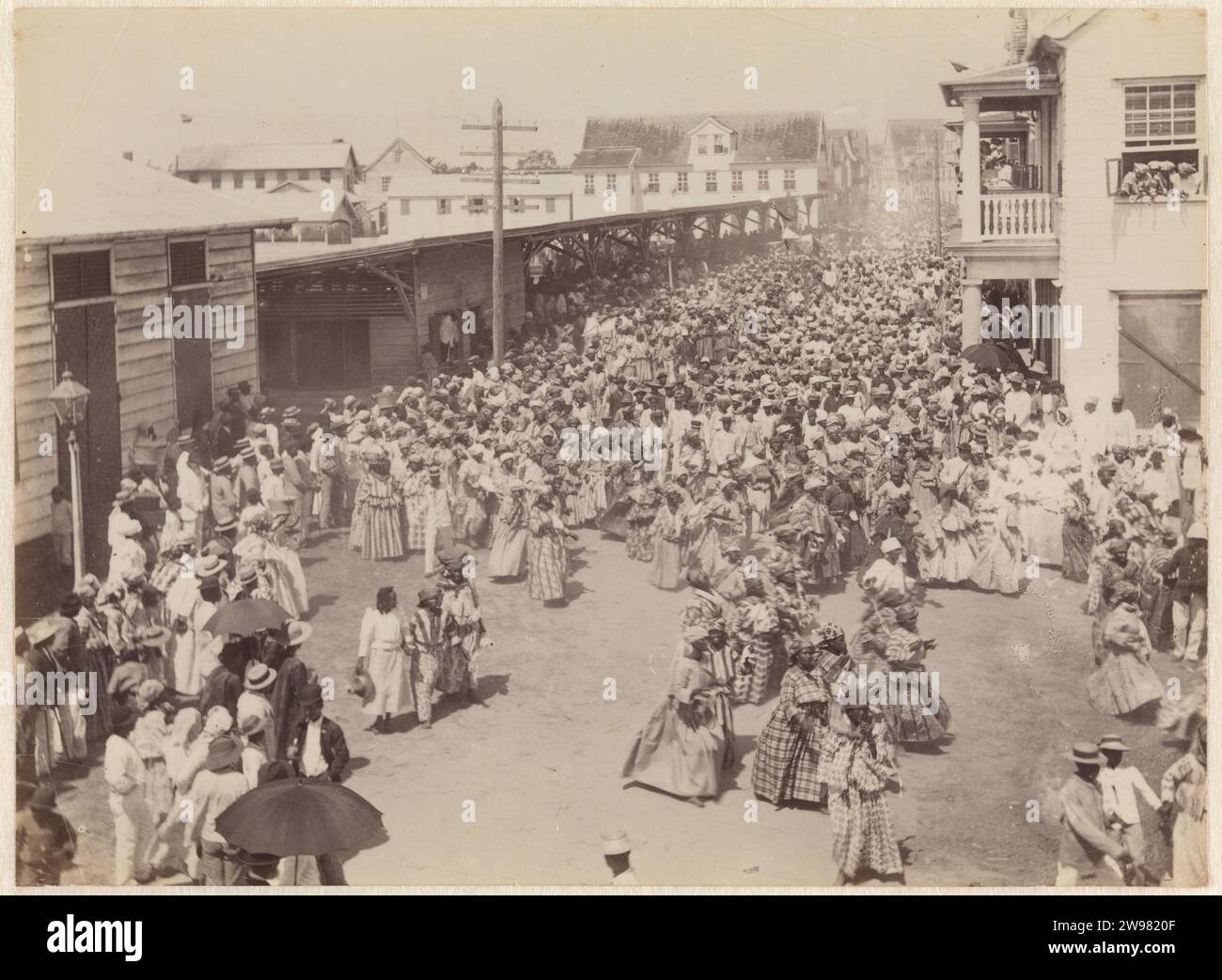 Procession of women about the waterfront in Paramaribo, 1882 - 1902 ...