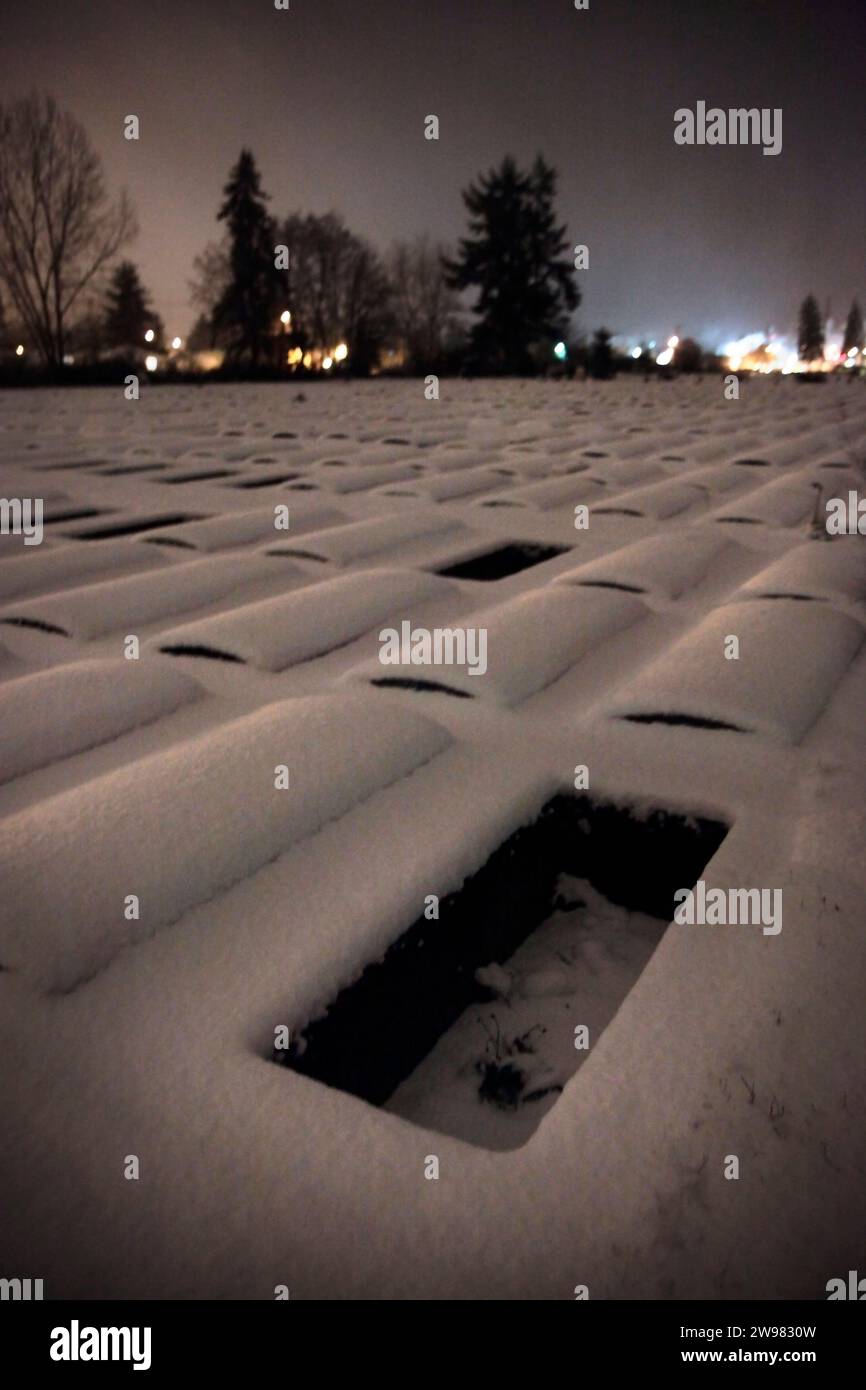 Cemetery plot hi-res stock photography and images - Alamy