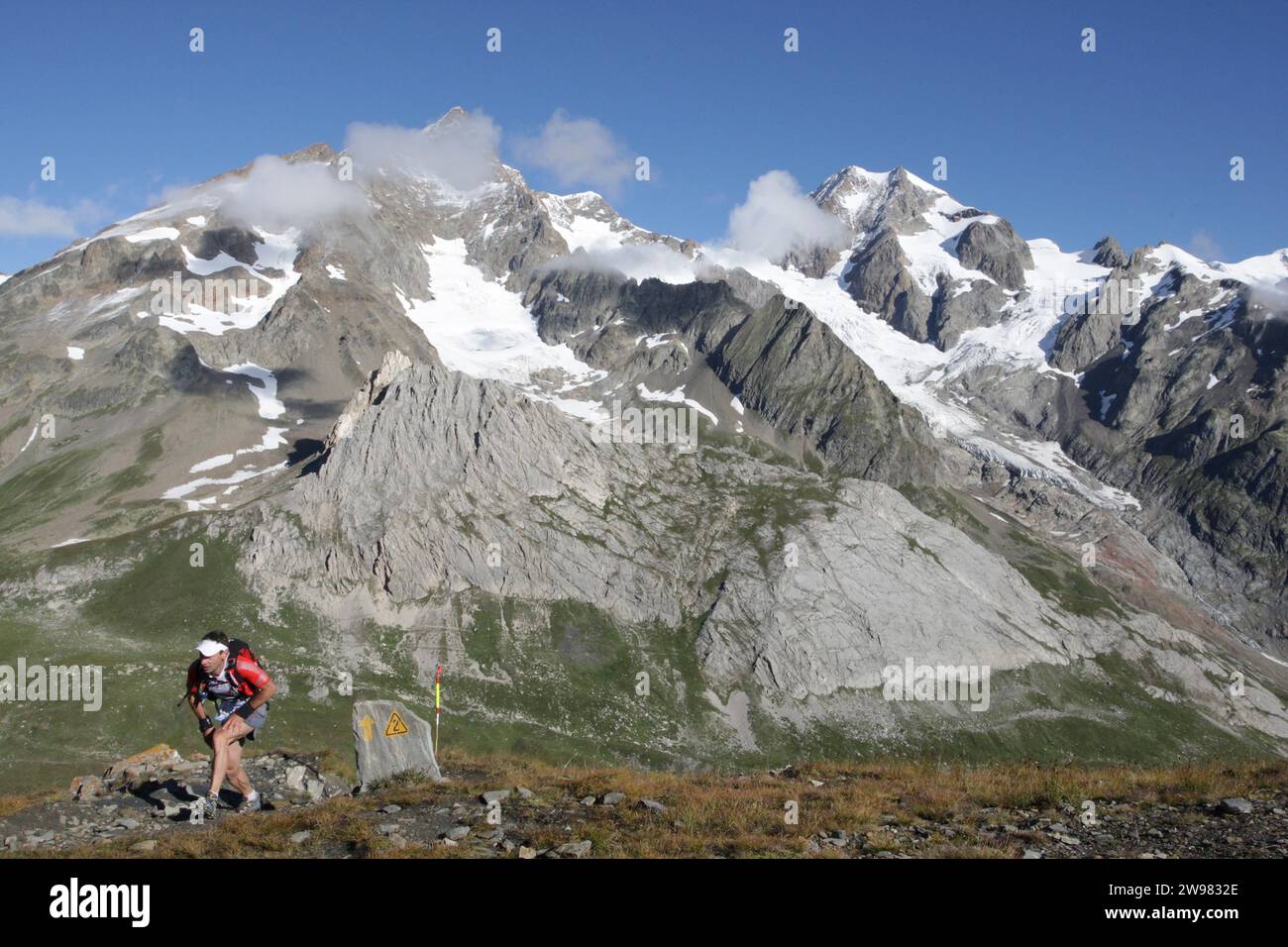 Trail runner in the Alps Stock Photo - Alamy