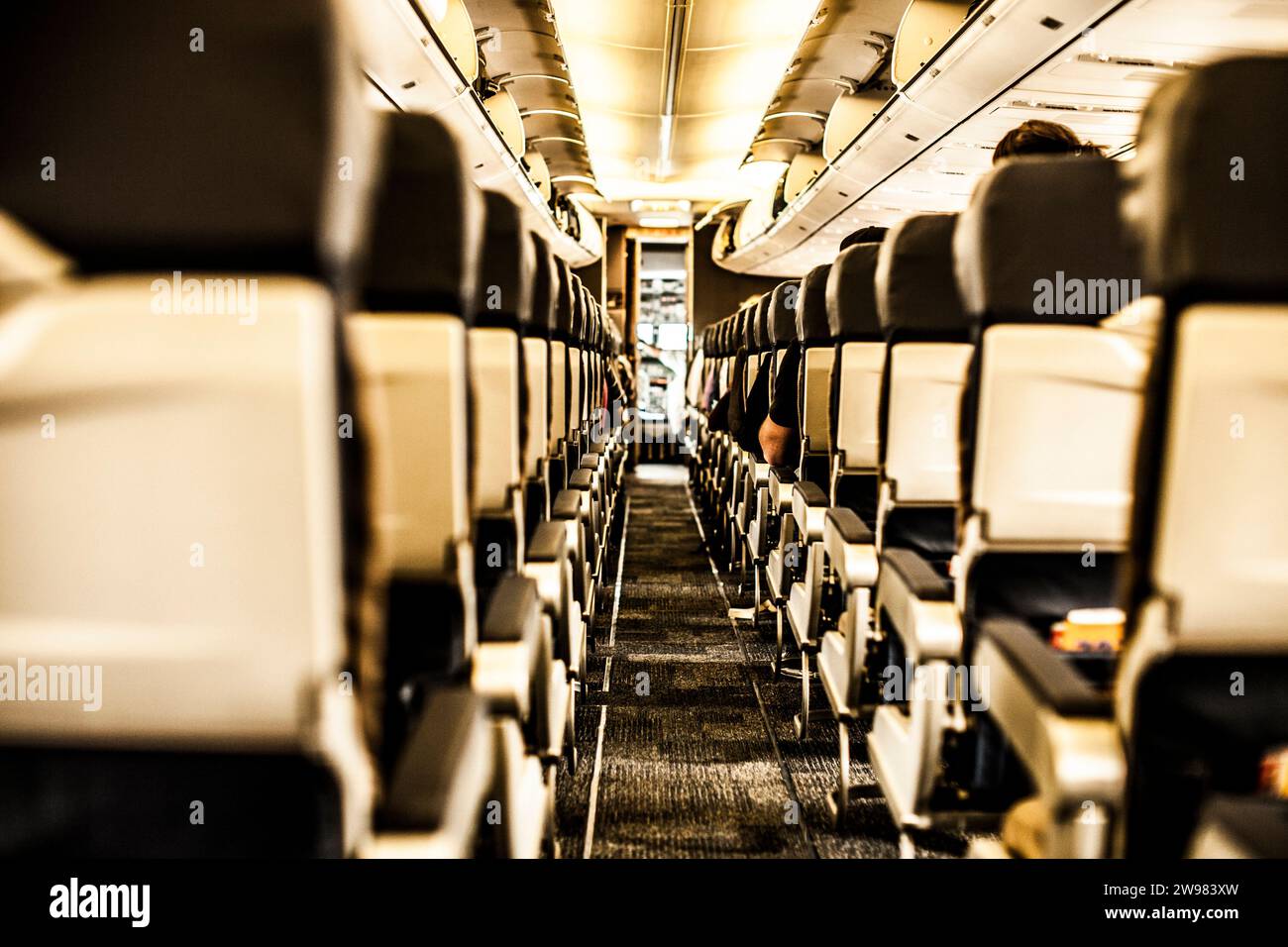 Airplane walkway hi-res stock photography and images - Alamy