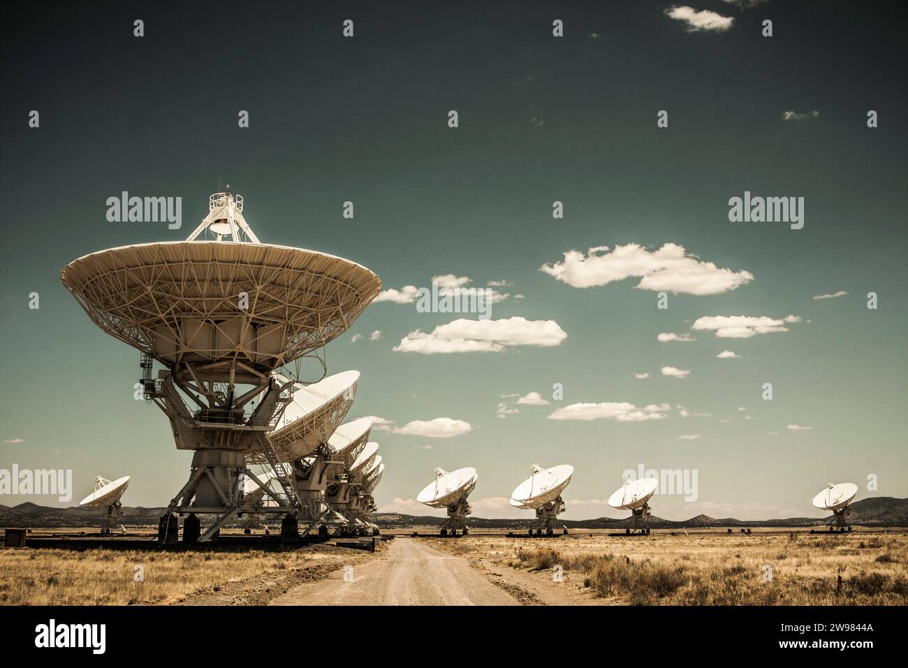 Radio telescope array in the desert Stock Photo - Alamy