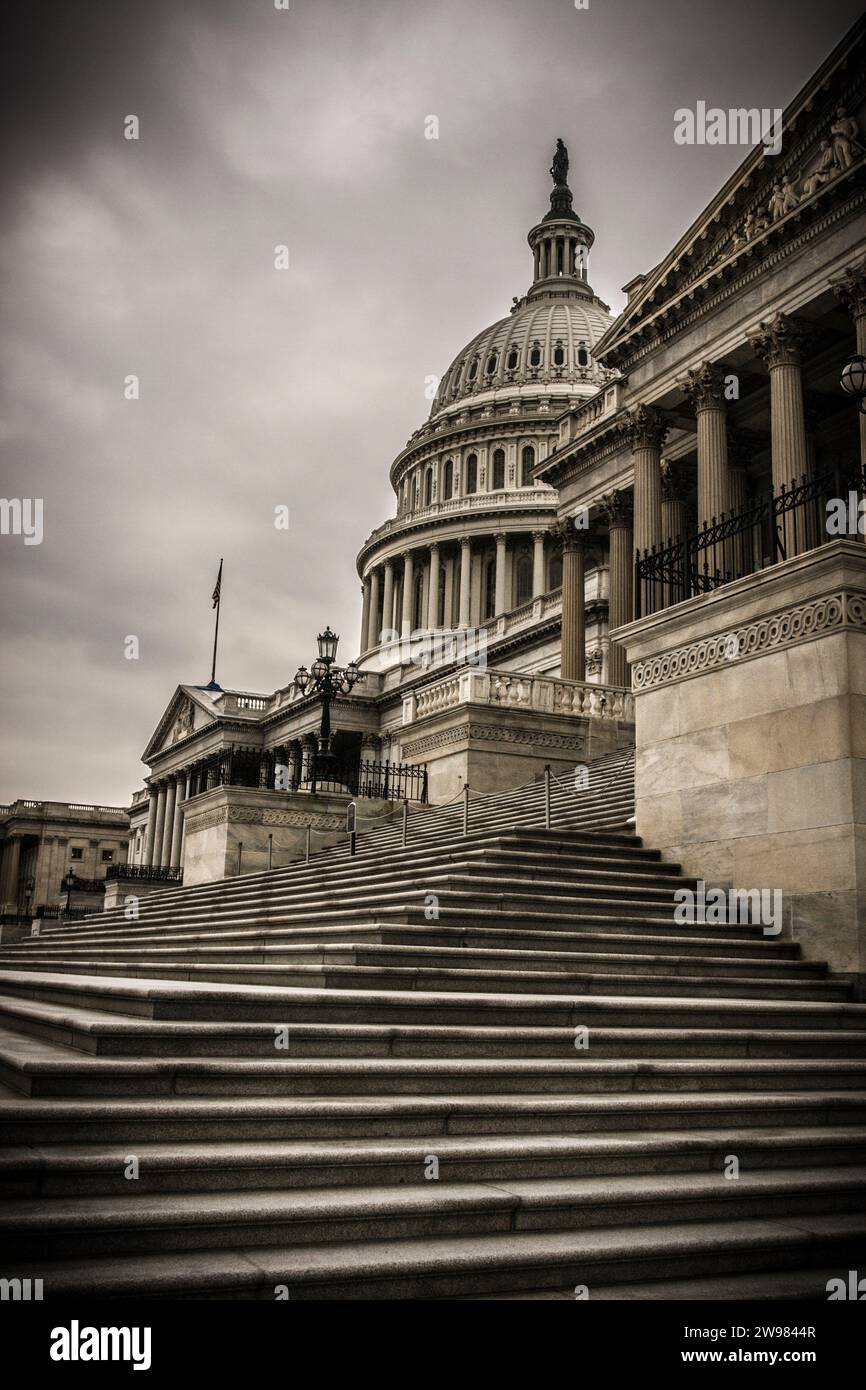 Capitol building steps low hi-res stock photography and images - Alamy