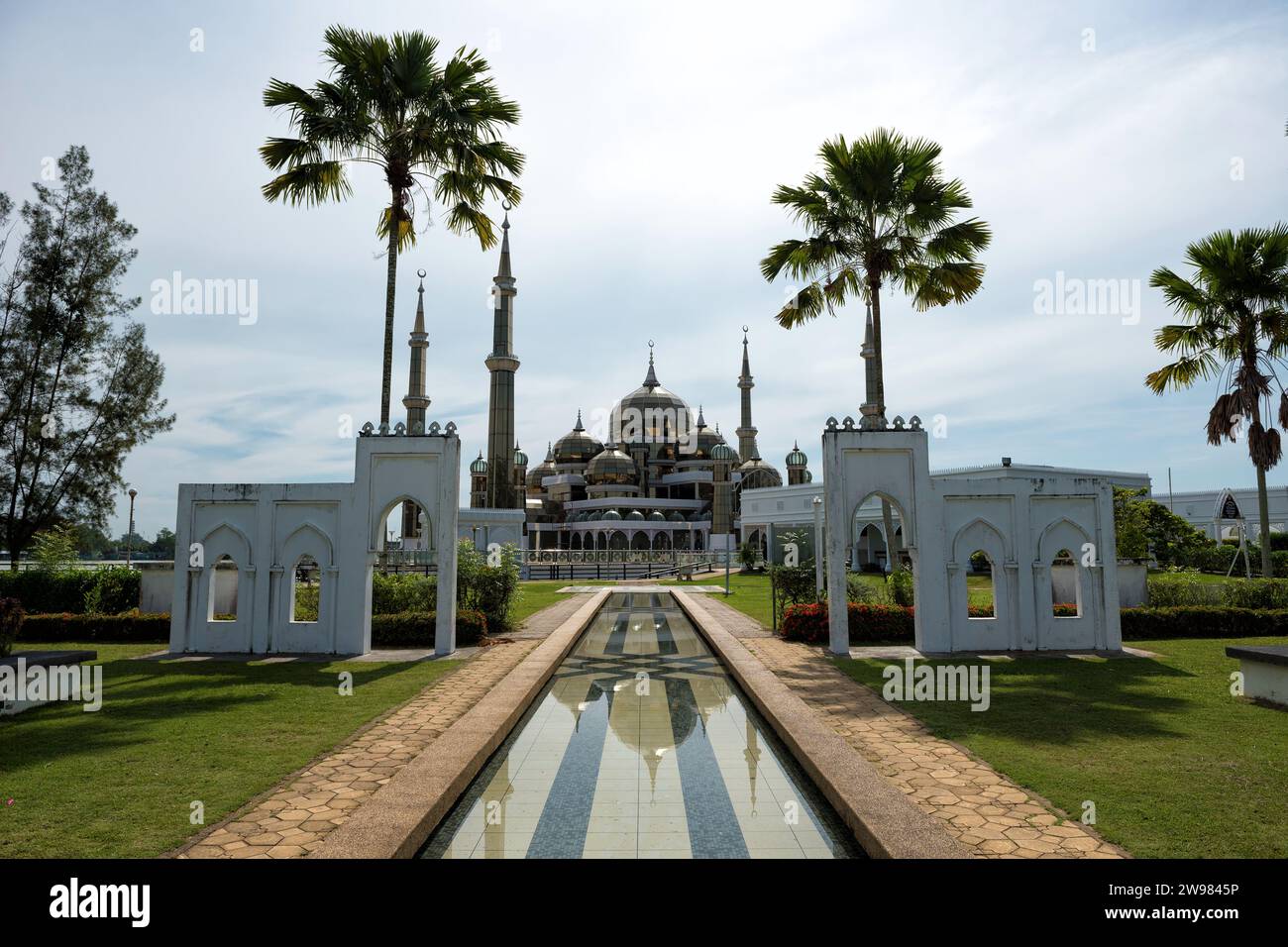 Crystal Mosque, Terengganu, Malaysia - A grand structure made of steel ...