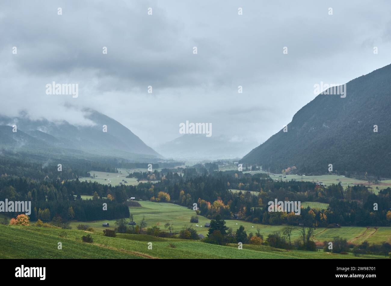 High quality landscapes hi-res stock photography and images - Alamy