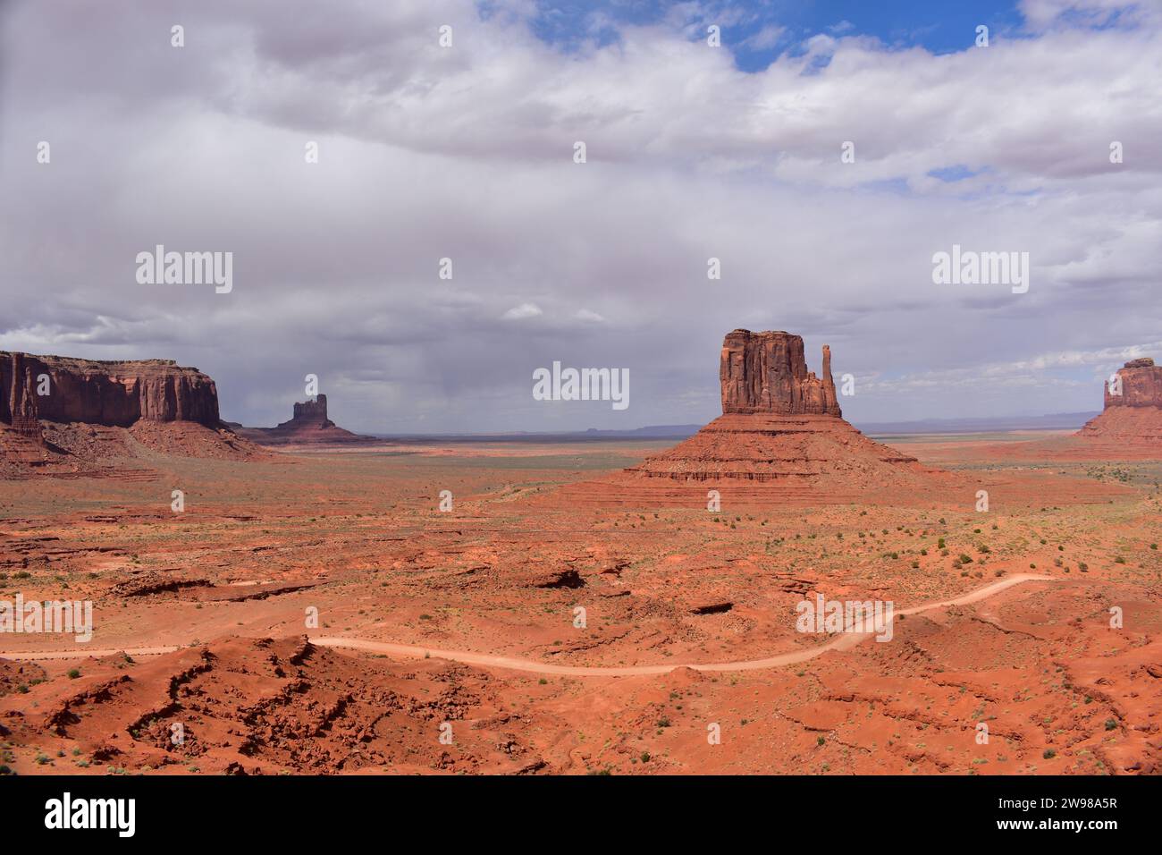 View of the West Mitten Butte and Sentinel Mesa red sandstone formation ...