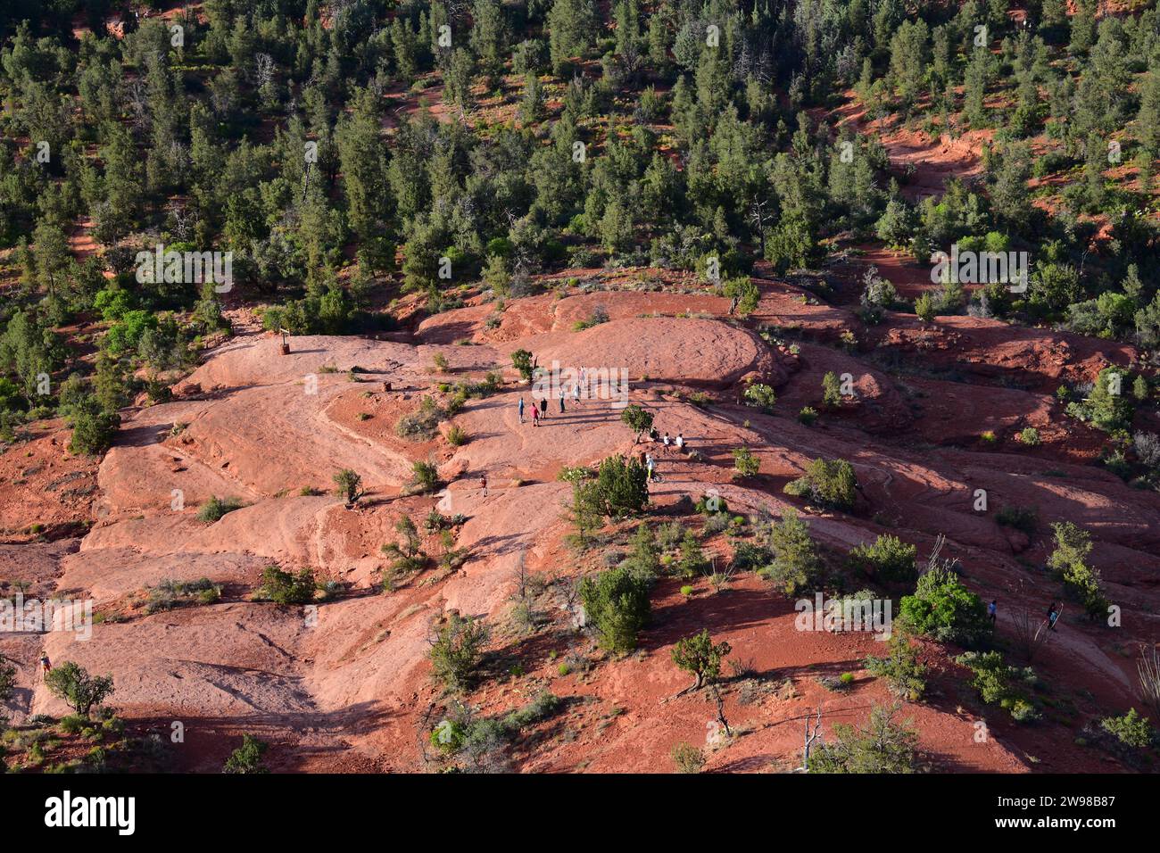 Bell Rock Trail leading to Bell Rock mountain in Sedona, Arizona Stock ...