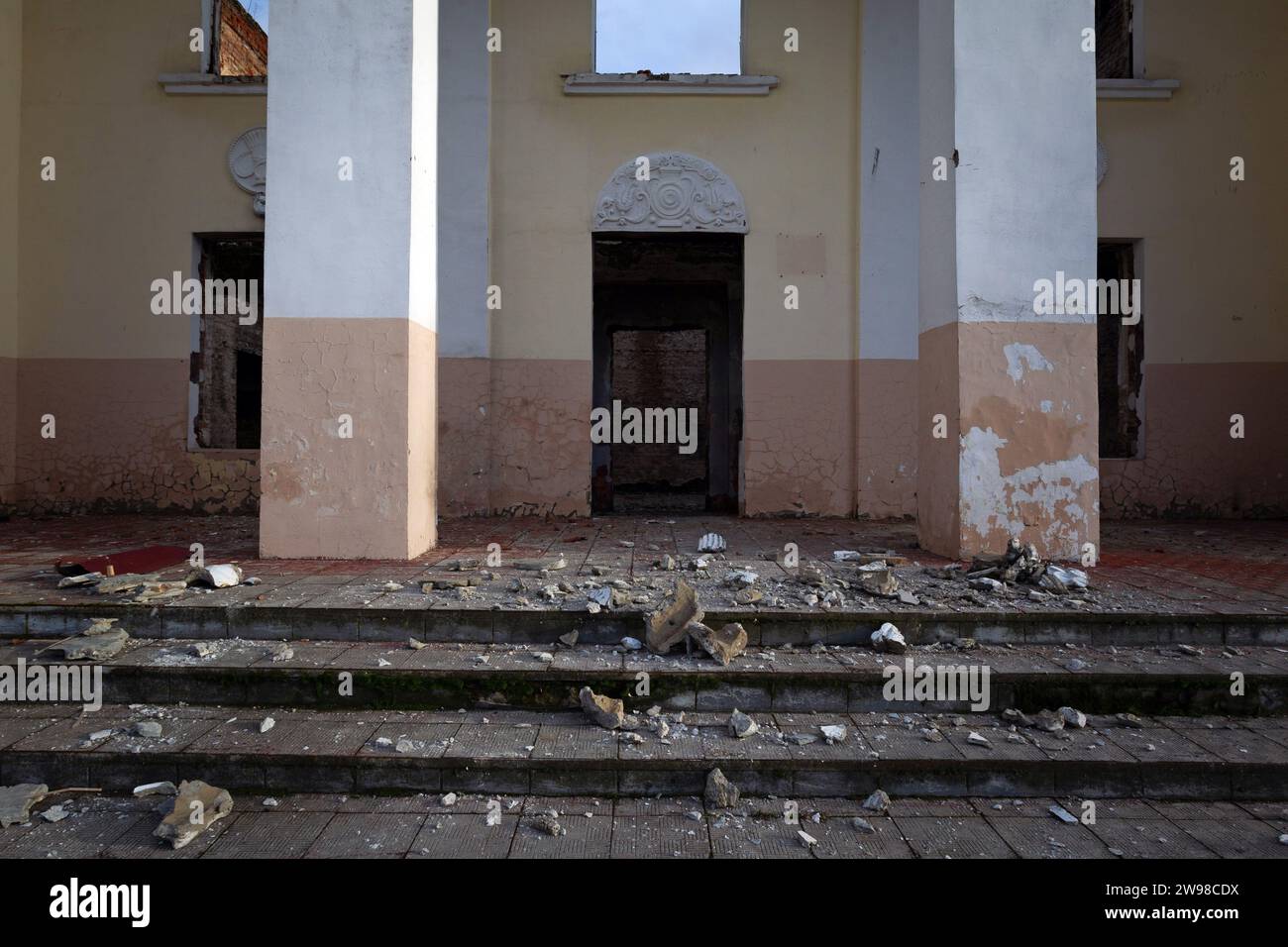 Non Exclusive: IVANIVKA, UKRAINE - DECEMBER 21, 2023 - Rubble covers ...
