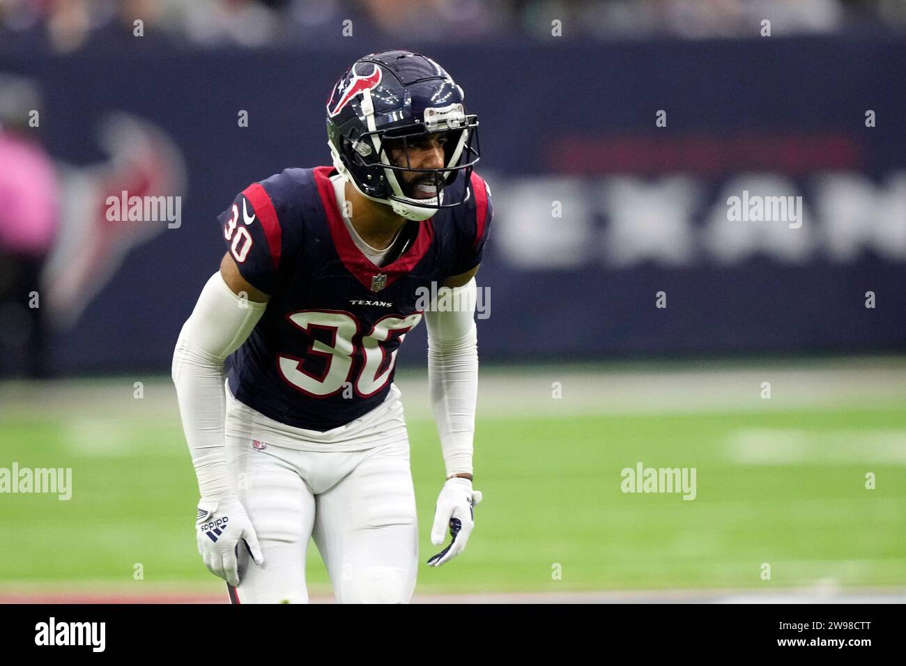 Houston Texans safety DeAndre Houston-Carson (30) defends against the ...