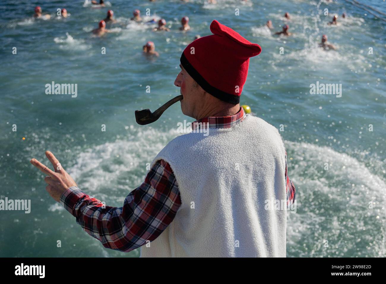 Barcelona, Barcelona, Spain. 25th Dec, 2023. People dressed as Santa ...