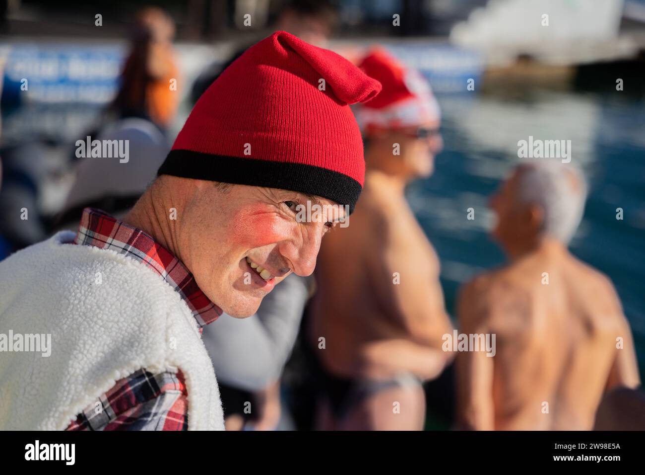 Barcelona, Barcelona, Spain. 25th Dec, 2023. People dressed as Santa ...