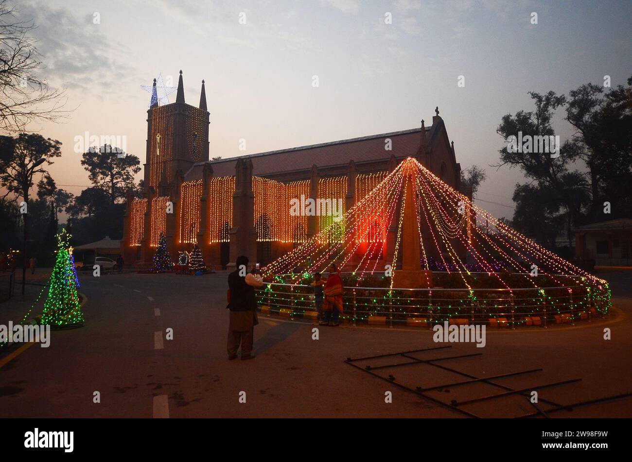 Peshawar, Peshawar, Pakistan. 25th Dec, 2023. A general view shows the ...
