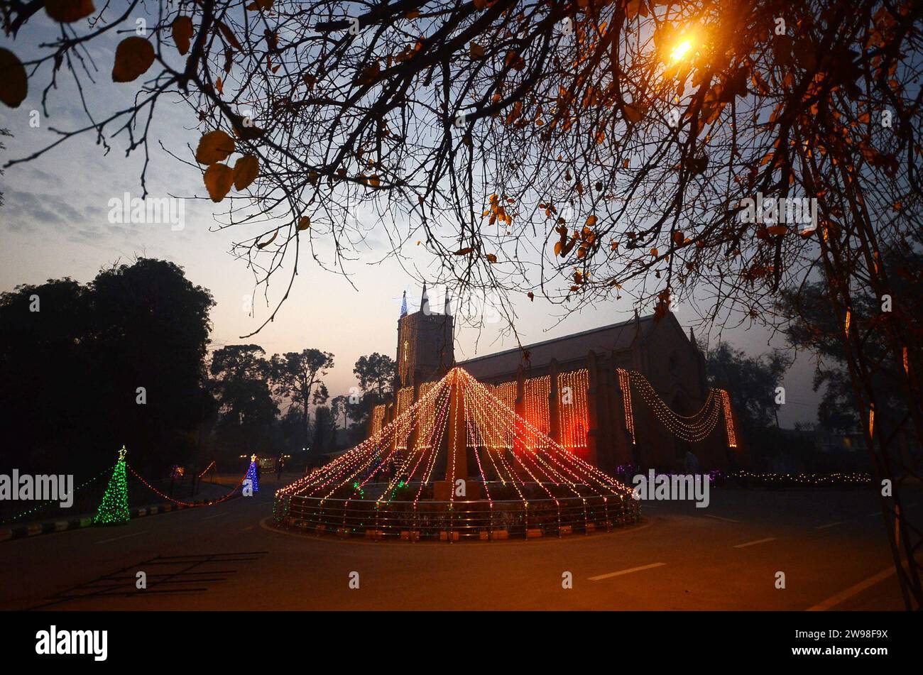 Peshawar, Peshawar, Pakistan. 25th Dec, 2023. A general view shows the ...