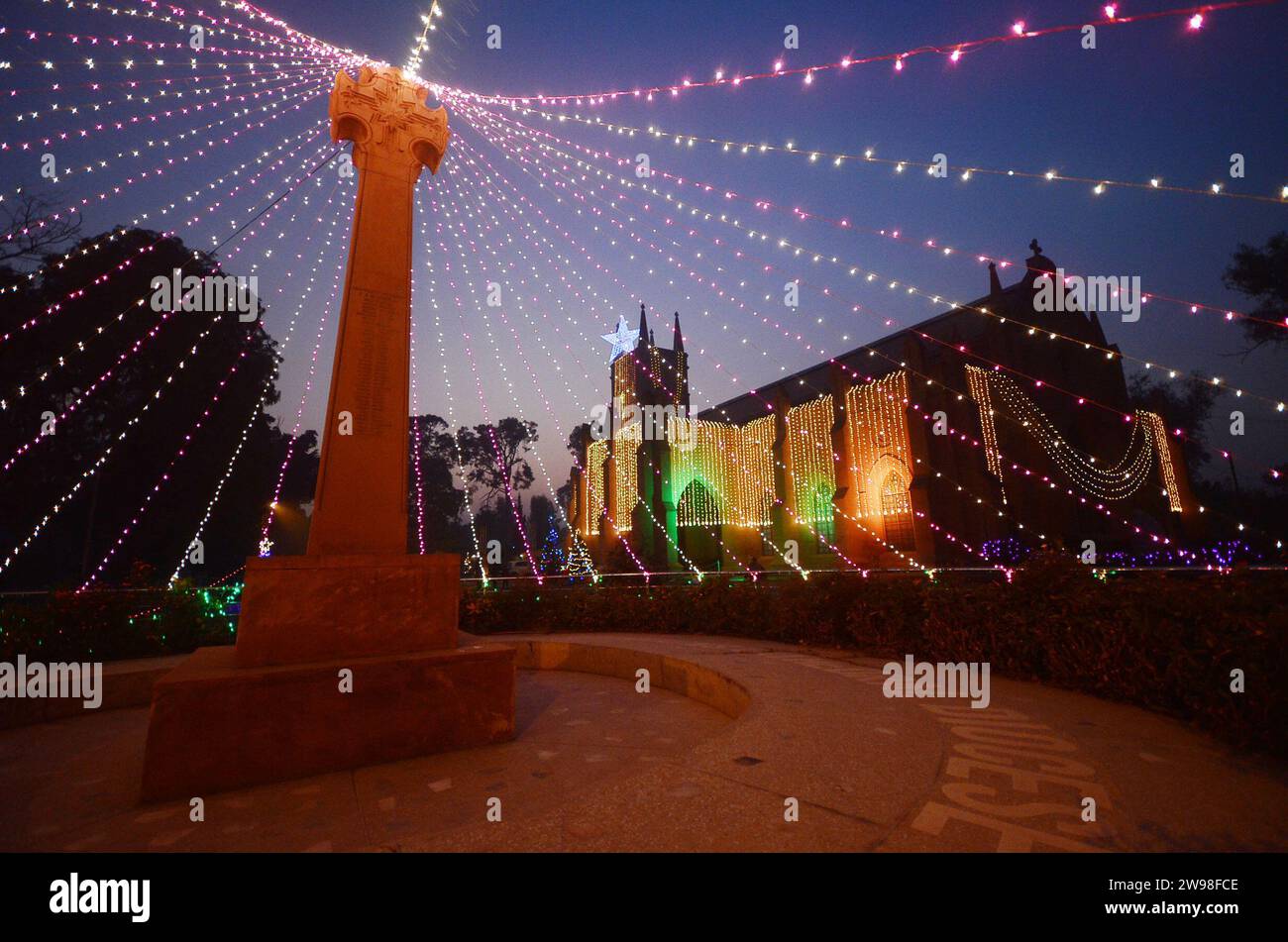 Peshawar, Peshawar, Pakistan. 25th Dec, 2023. A general view shows the ...