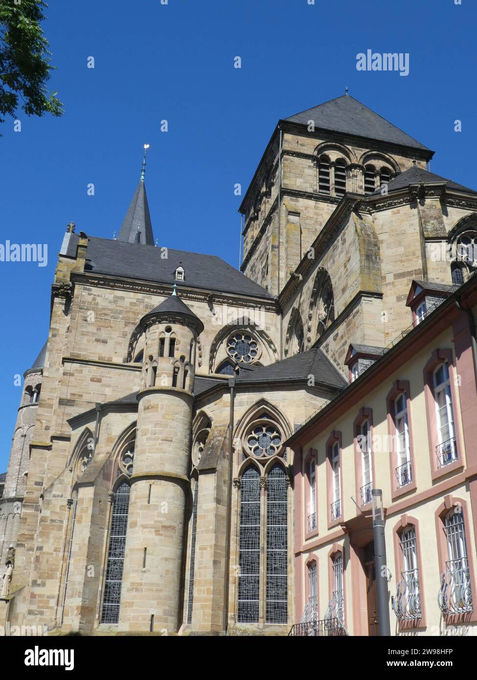 Trierer Dom Die Hohe Domkirche St. Peter zu Trier ist die älteste ...