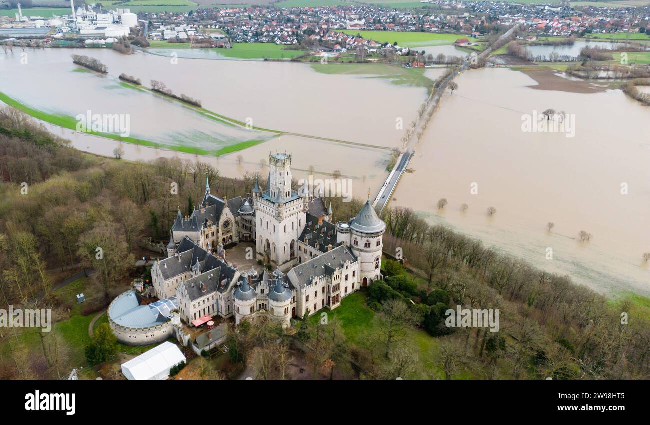 Pattensen, Germany. 25th Dec, 2023. Marienburg Castle in the Hanover ...