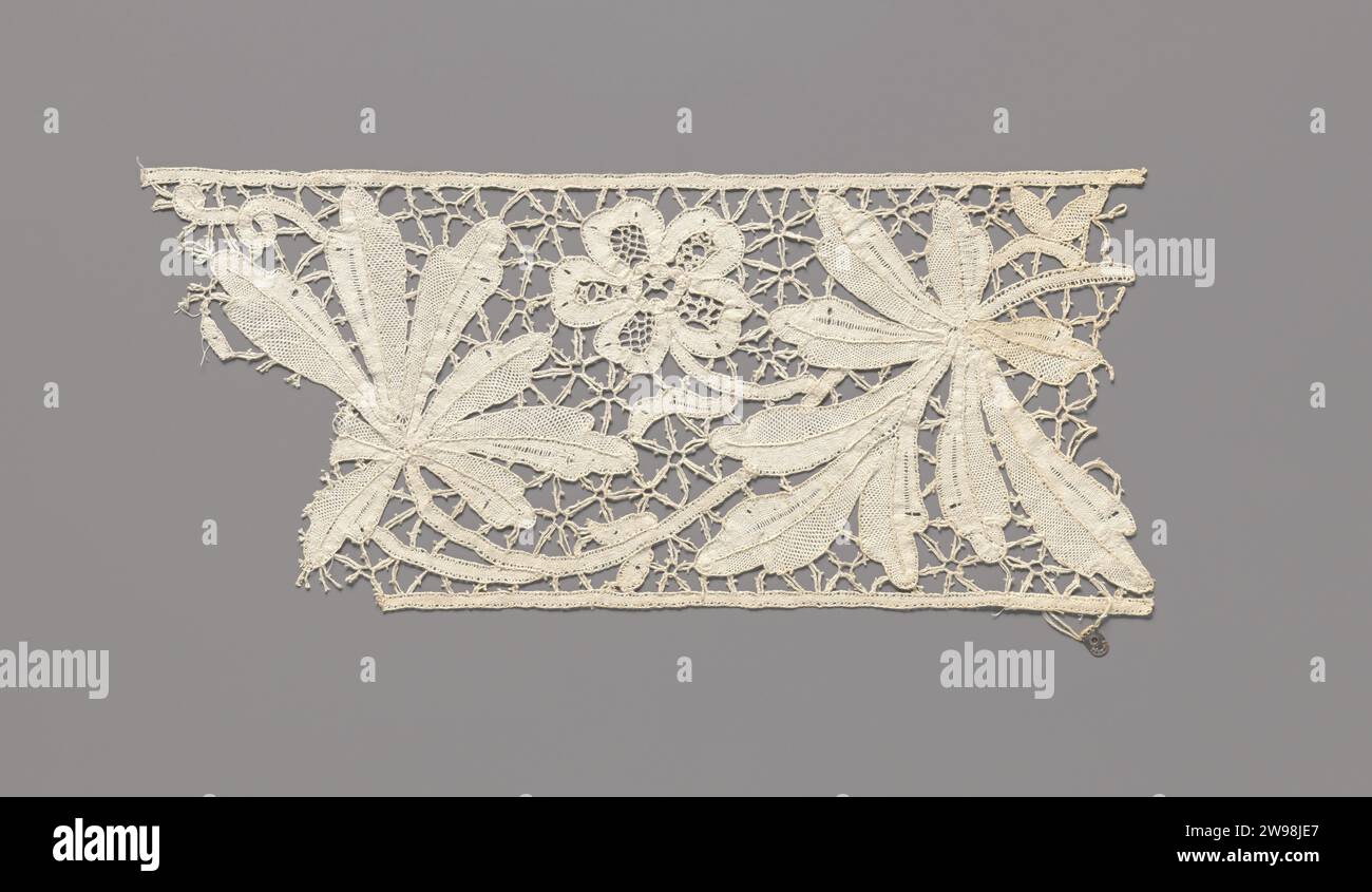 Strip bobbin with rosette flower between two large palm leaves ...