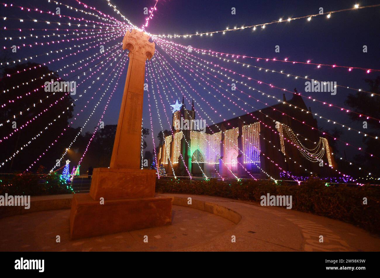 Peshawar, Pakistan. 24th Dec, 2023. A general view shows the light ...